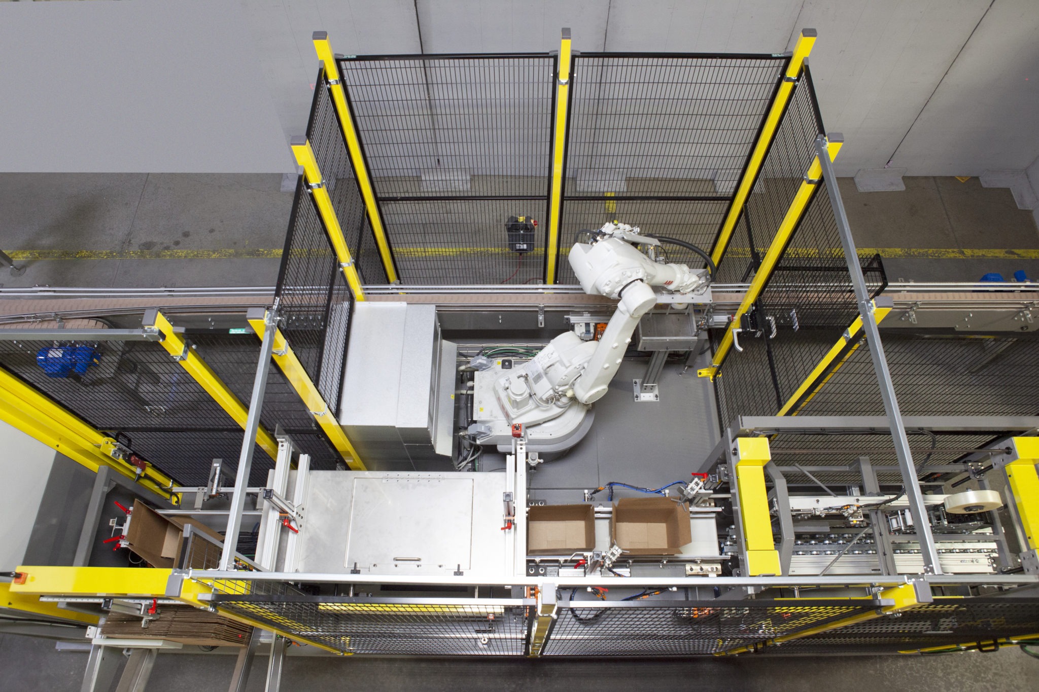MACPac Automated Packing Cell | MESH Automation